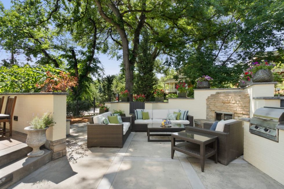 Benjamin Moore Hepplewhite Ivory Review | Color Concierge