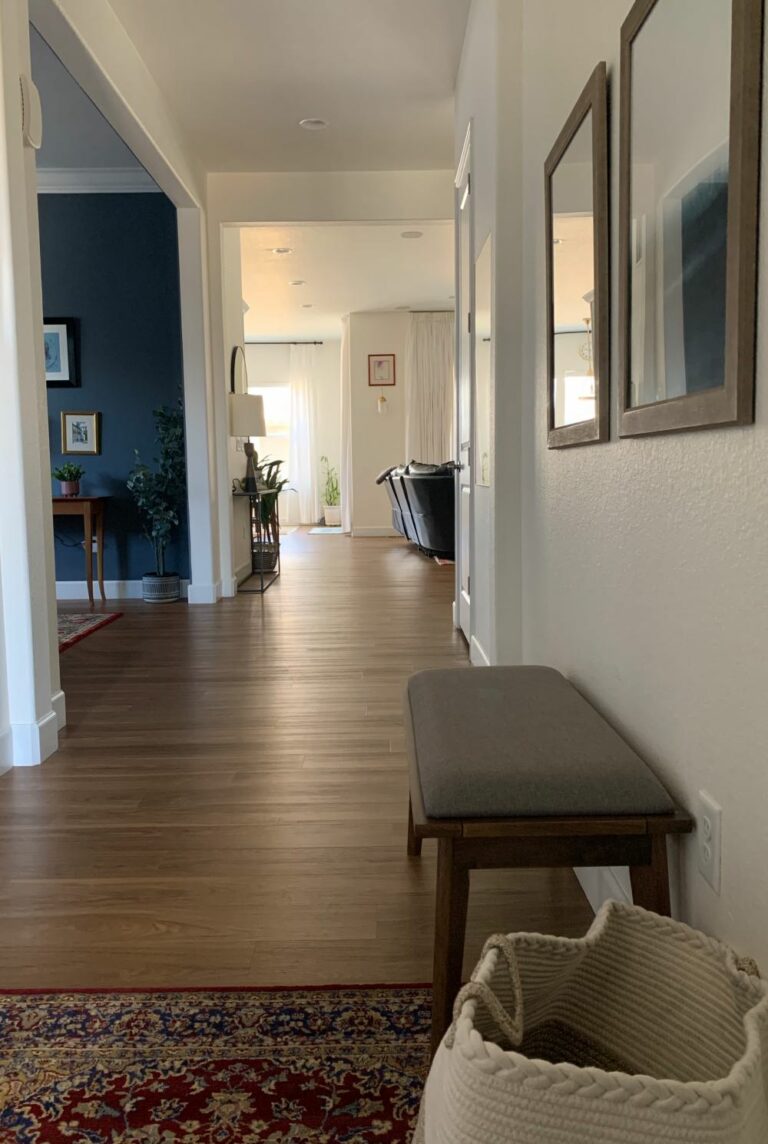 Benjamin Moore Simply White Color Review (OC-117)