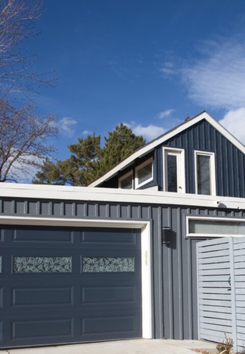 How to Pick the Best Garage Door Paint Colors for your House