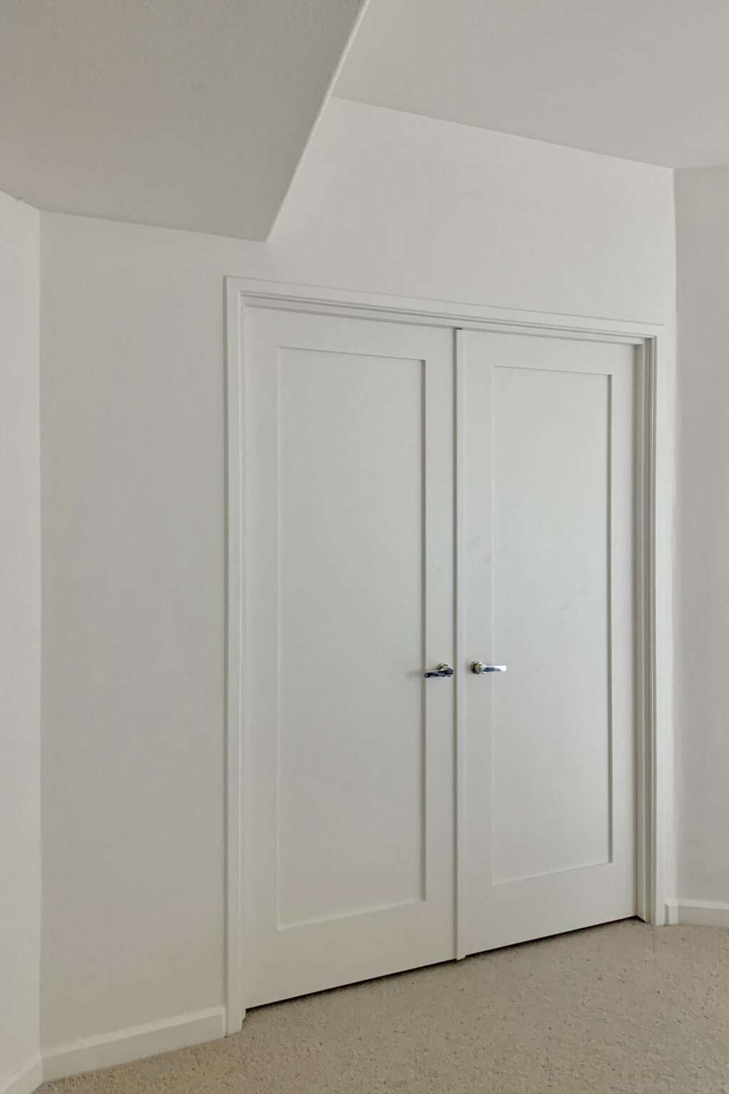 Benjamin Moore White Dove Color Review (OC-17)