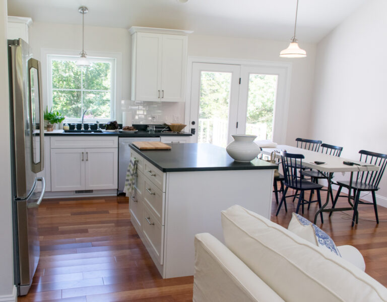 Sherwin-Williams Incredible White (SW 7028)