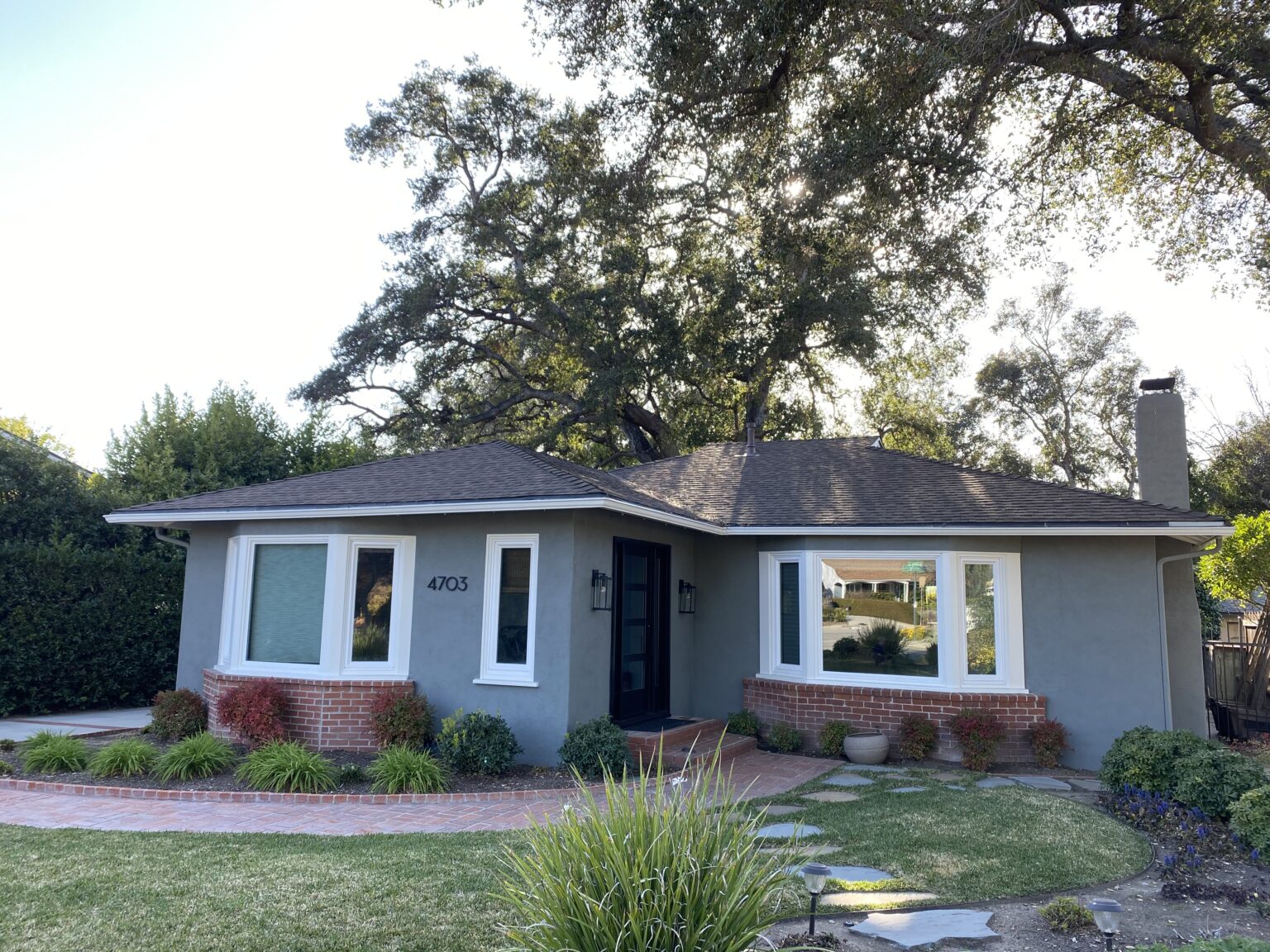 Sherwin-Williams Alabaster (SW 7008) Review | Color Concierge