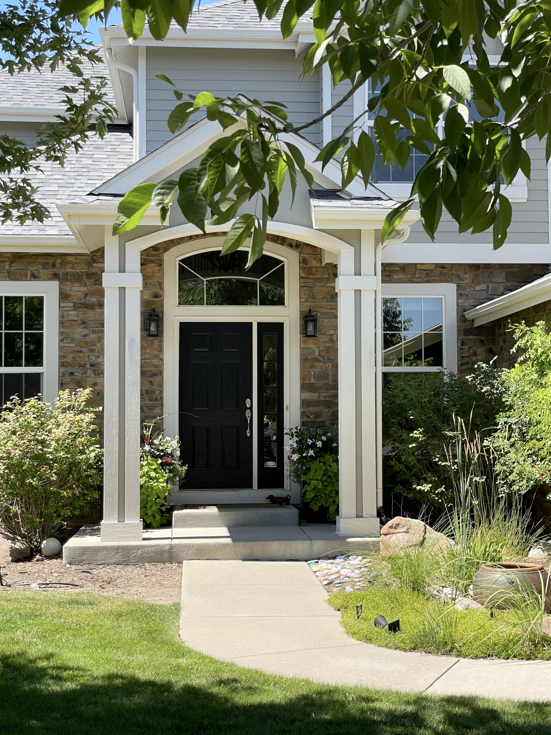 22 Best Front Door Colors (& How to Pick Them) - Color Concierge
