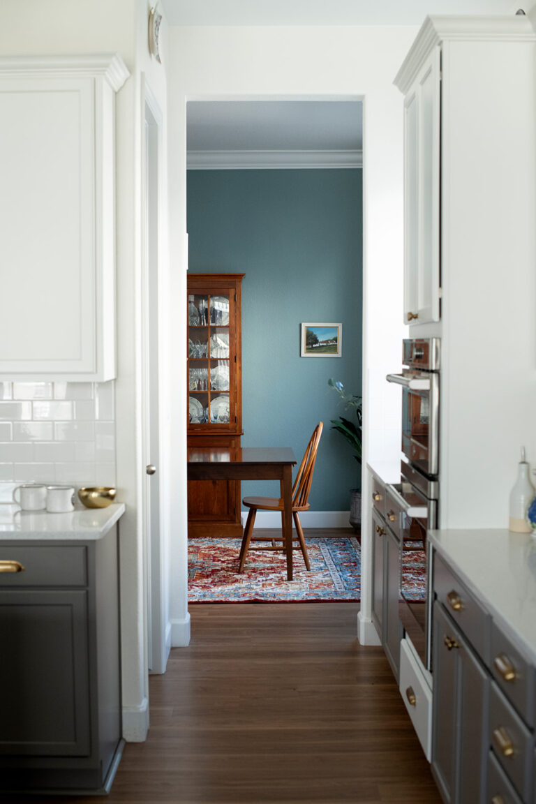 Benjamin Moore Simply White Color Scheme | Color Concierge