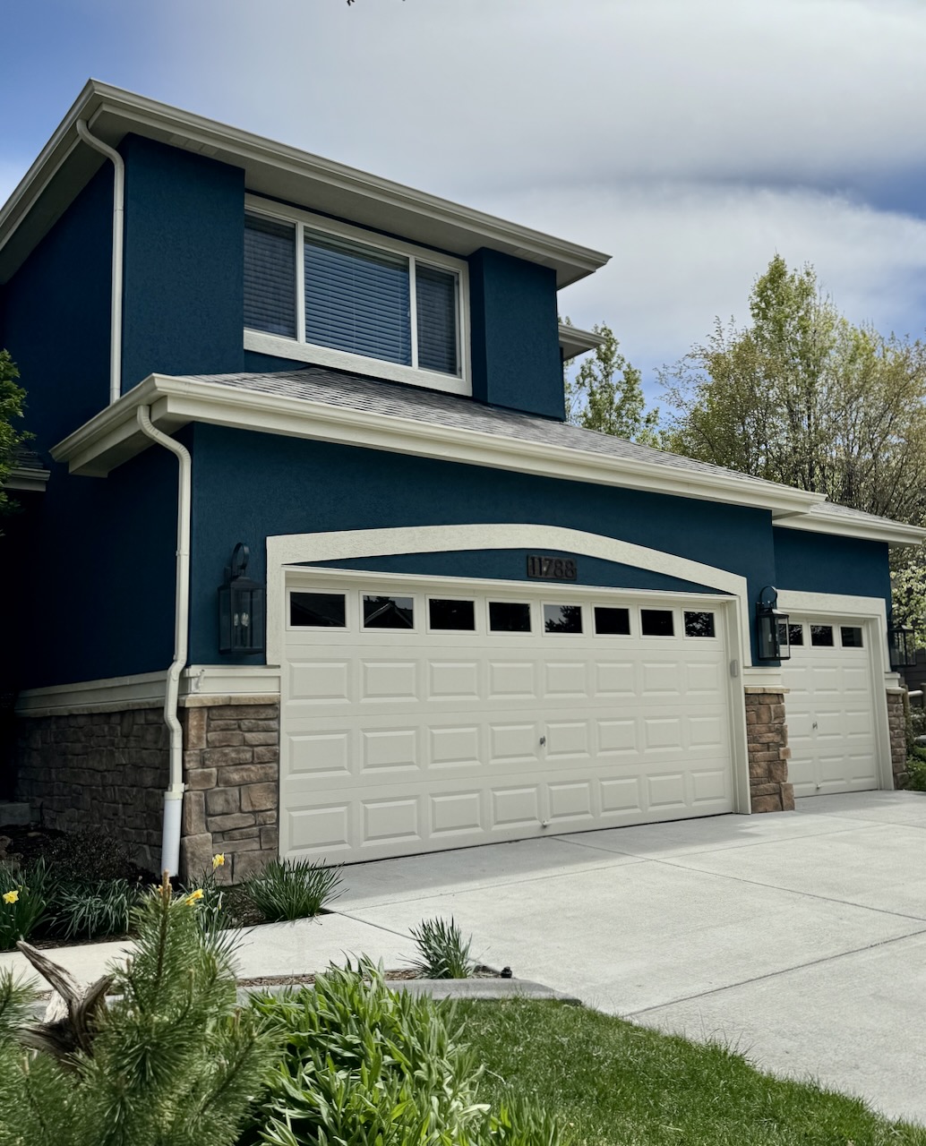 Sherwin-Williams Seaworthy Exterior Review - Color Concierge