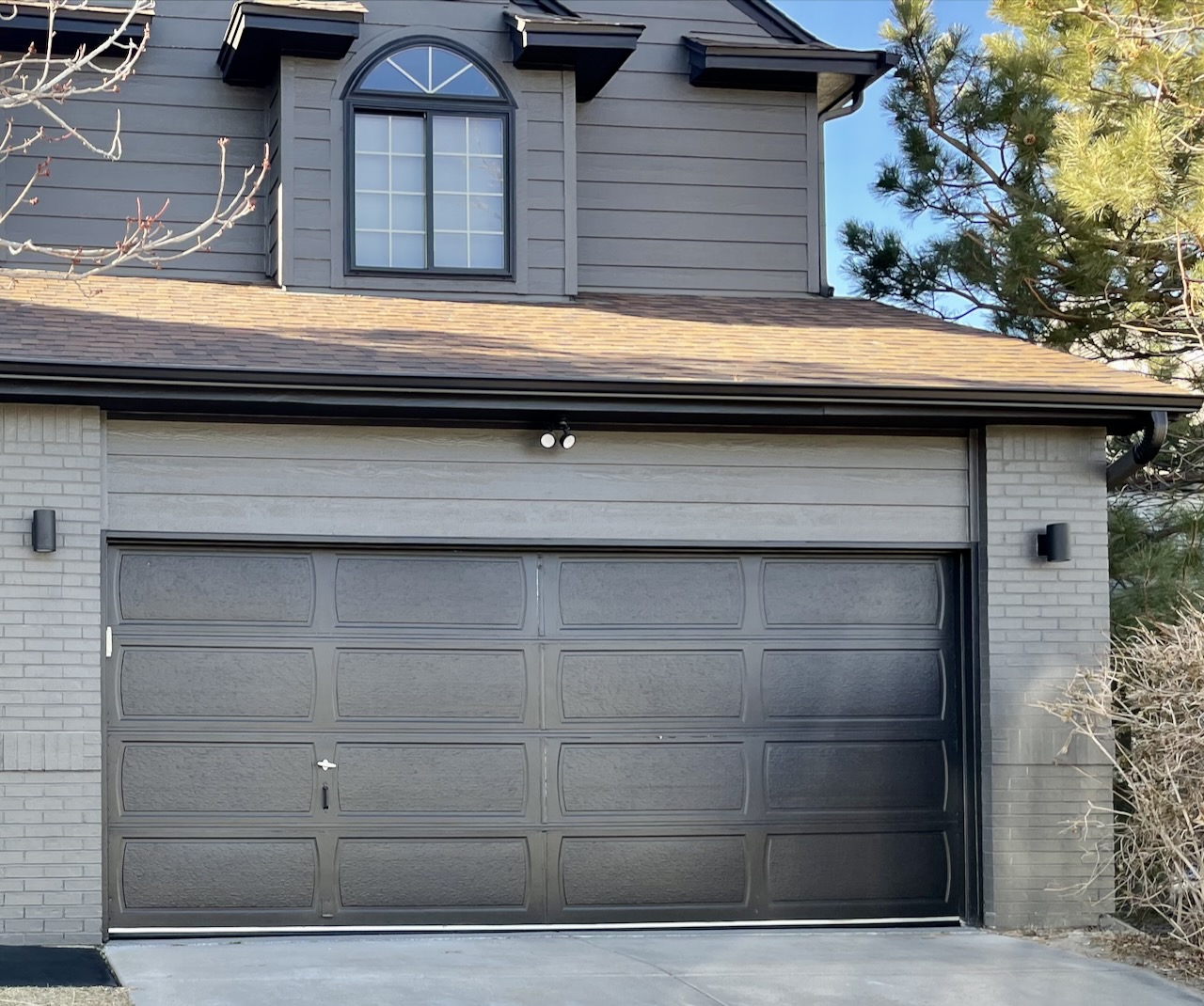 Benjamin Moore Iron Mountain Color Review - Color Concierge