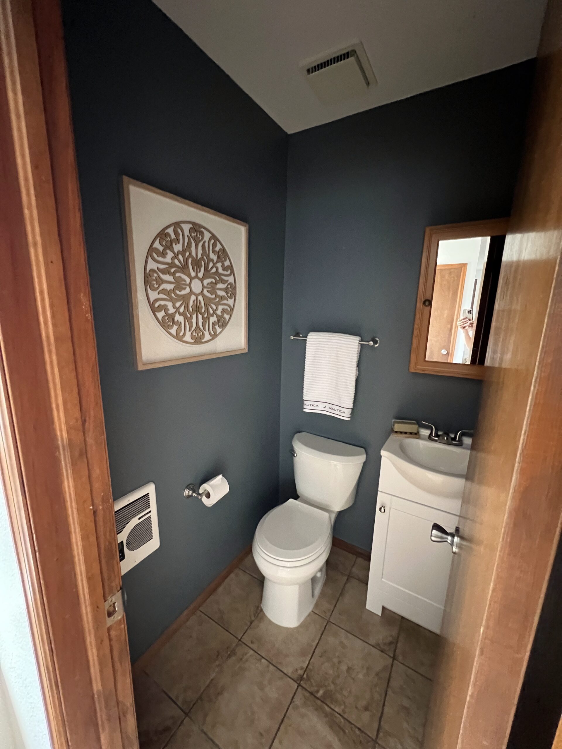 Benjamin Moore Oxford White Color Review - Color Concierge
